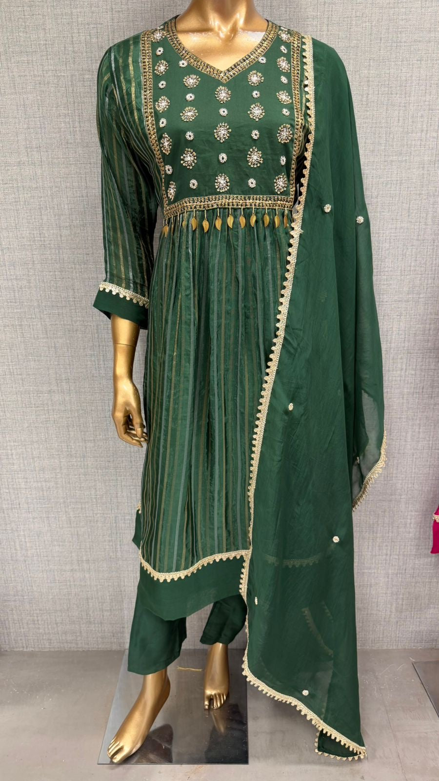 Crepe silk hand work suit with organza dup – SHRIEES FASSHIONS